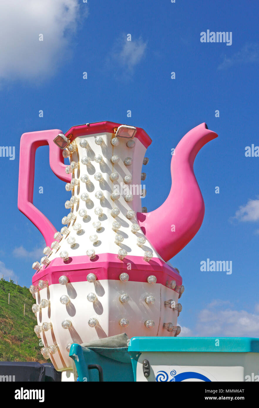 Teapot ride hi-res stock photography and images - Alamy