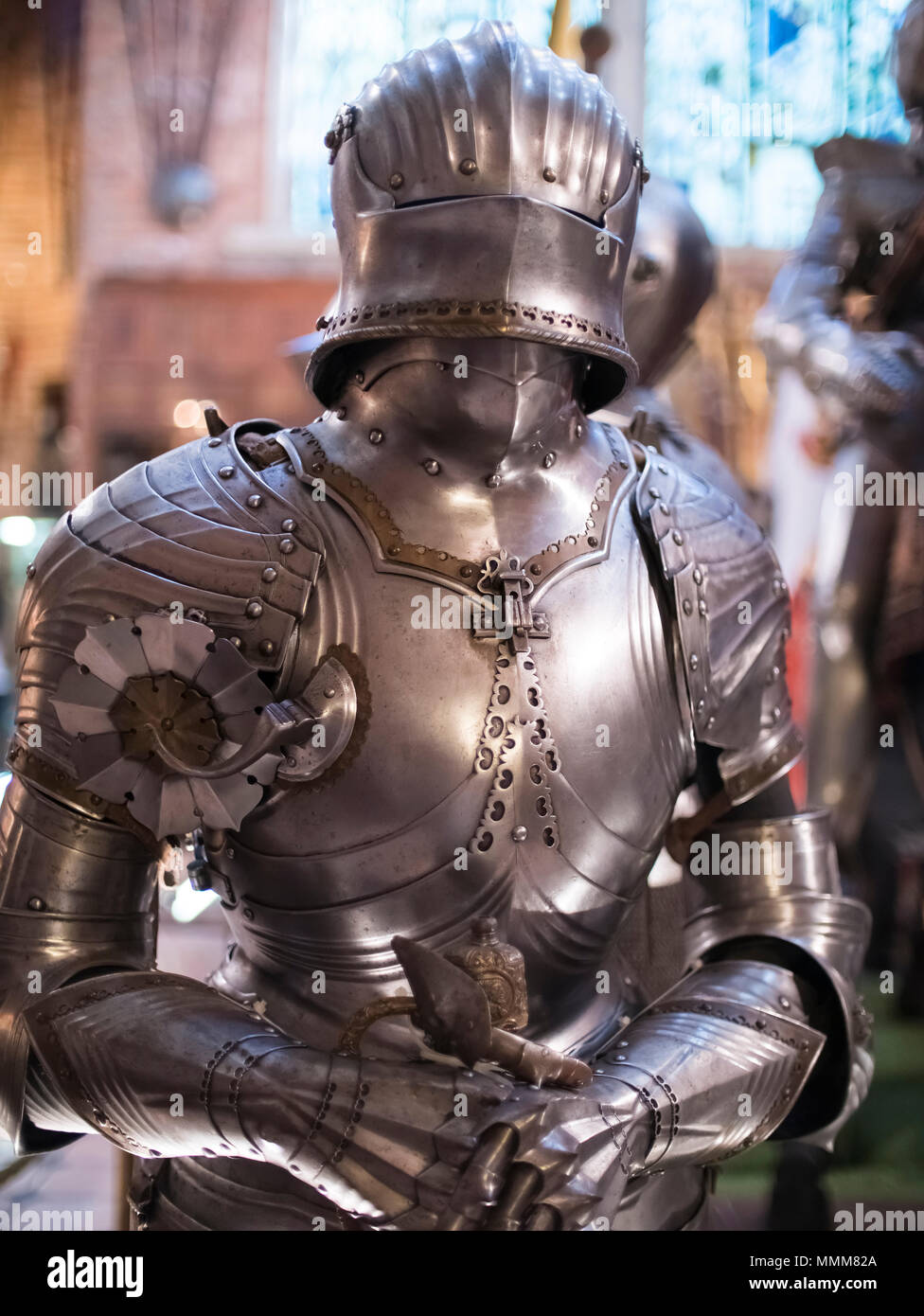 Medieval full body metal armor Stock Photo - Alamy