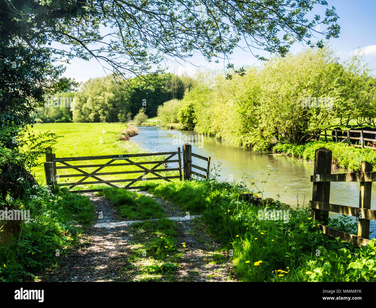 Kennet river hi-res stock photography and images - Alamy