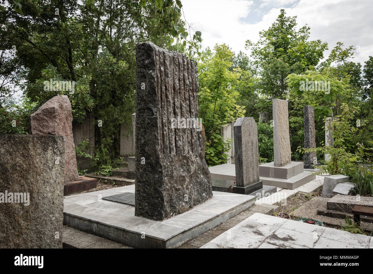 Memorial granite monument hi-res stock photography and images - Alamy