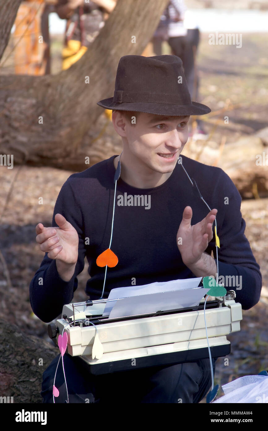 Man writing in vintage typewriter hi-res stock photography and images ...