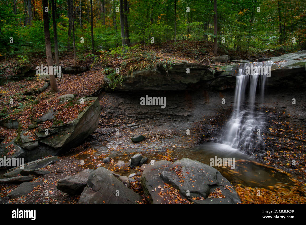 Beautiful autumn scene at Blue Hen Falls in the Cuyahoga Valley ...