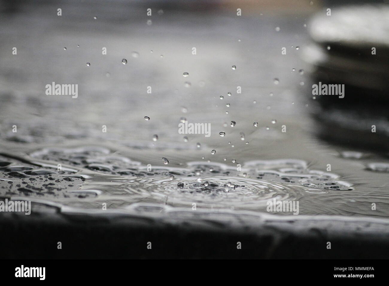 Sharp splash hi-res stock photography and images - Alamy