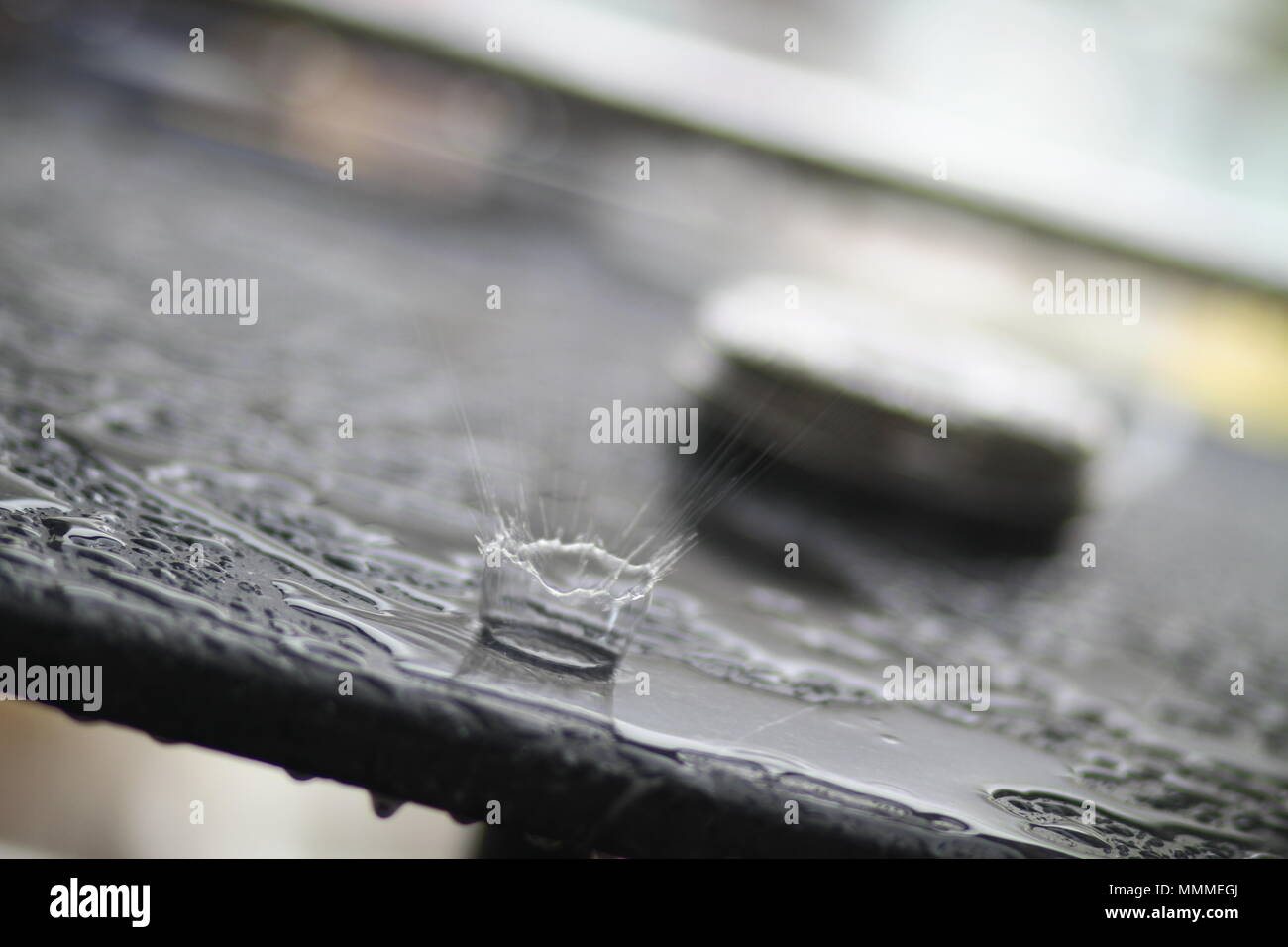Sharp splash hi-res stock photography and images - Alamy
