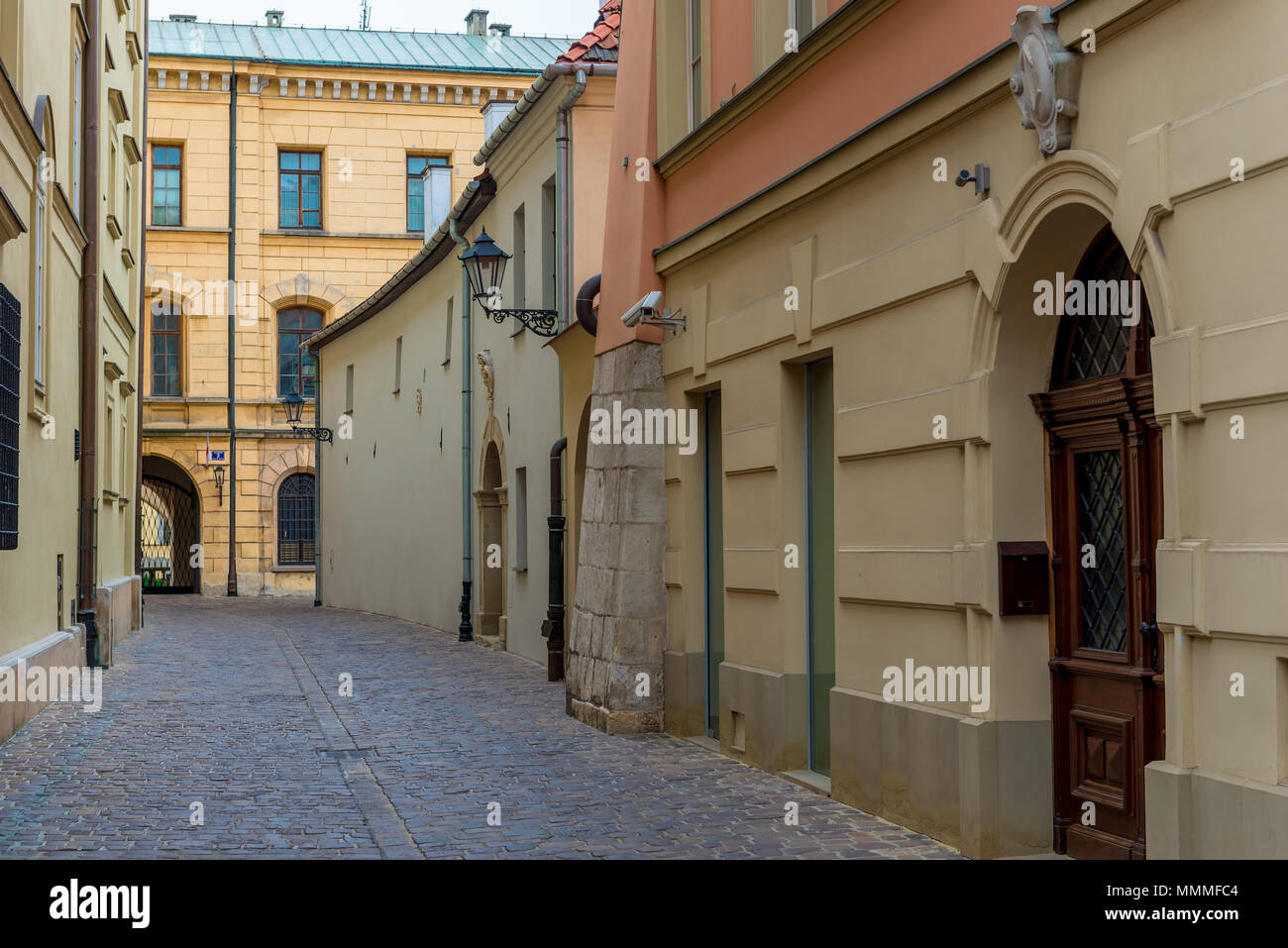 Empty old town street summer hi-res stock photography and images - Alamy