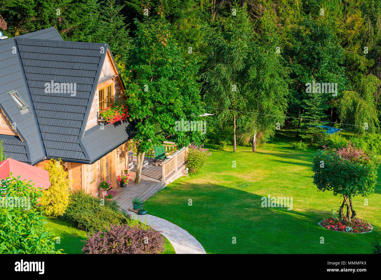 house with a neatly cropped lawn view from above Stock Photo - Alamy
