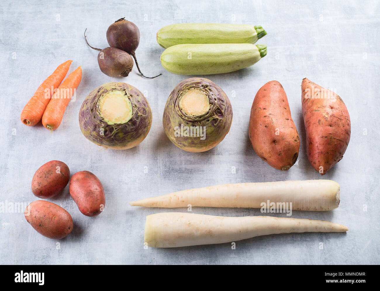 Fresh root vegetables. Root crops background. Healthy eating concept ...