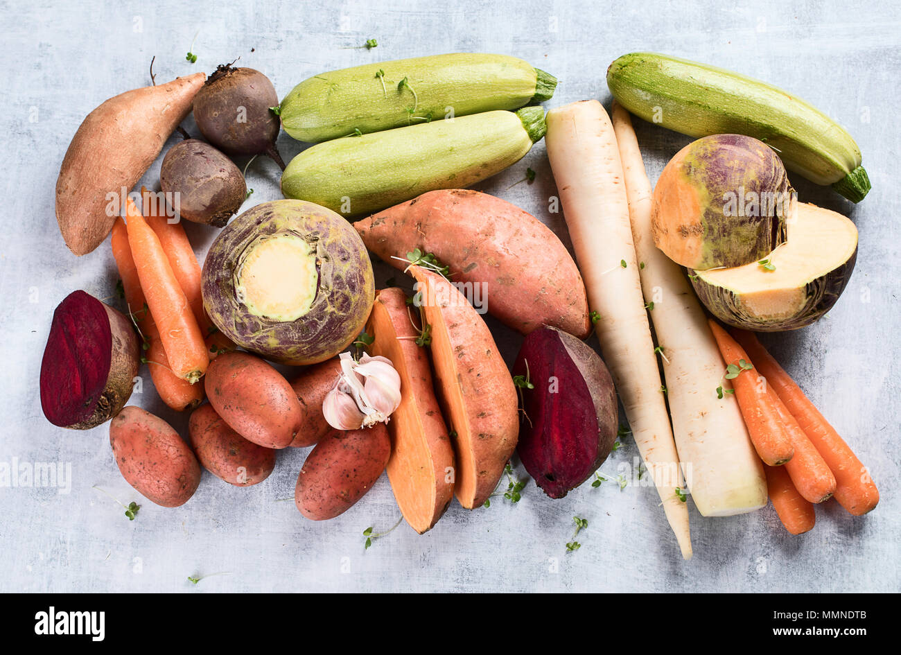 Fresh root vegetables. Root crops background. Healthy eating concept ...