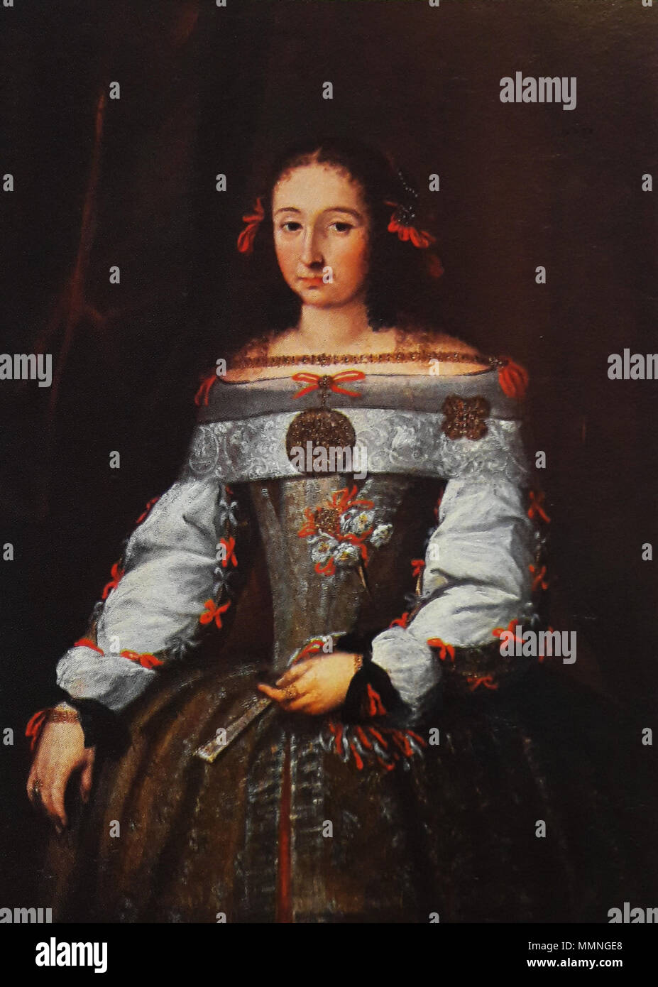 Portrait of a lady with a fan hi-res stock photography and images - Alamy