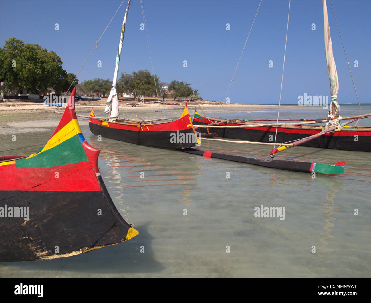 Vezo pirogue hi-res stock photography and images - Alamy