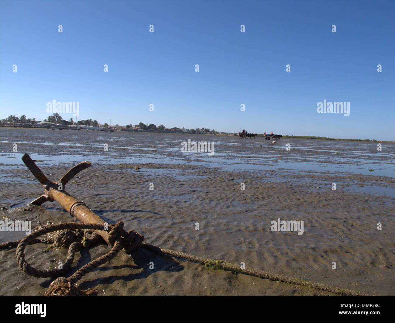 Anchor and sand hi-res stock photography and images - Alamy