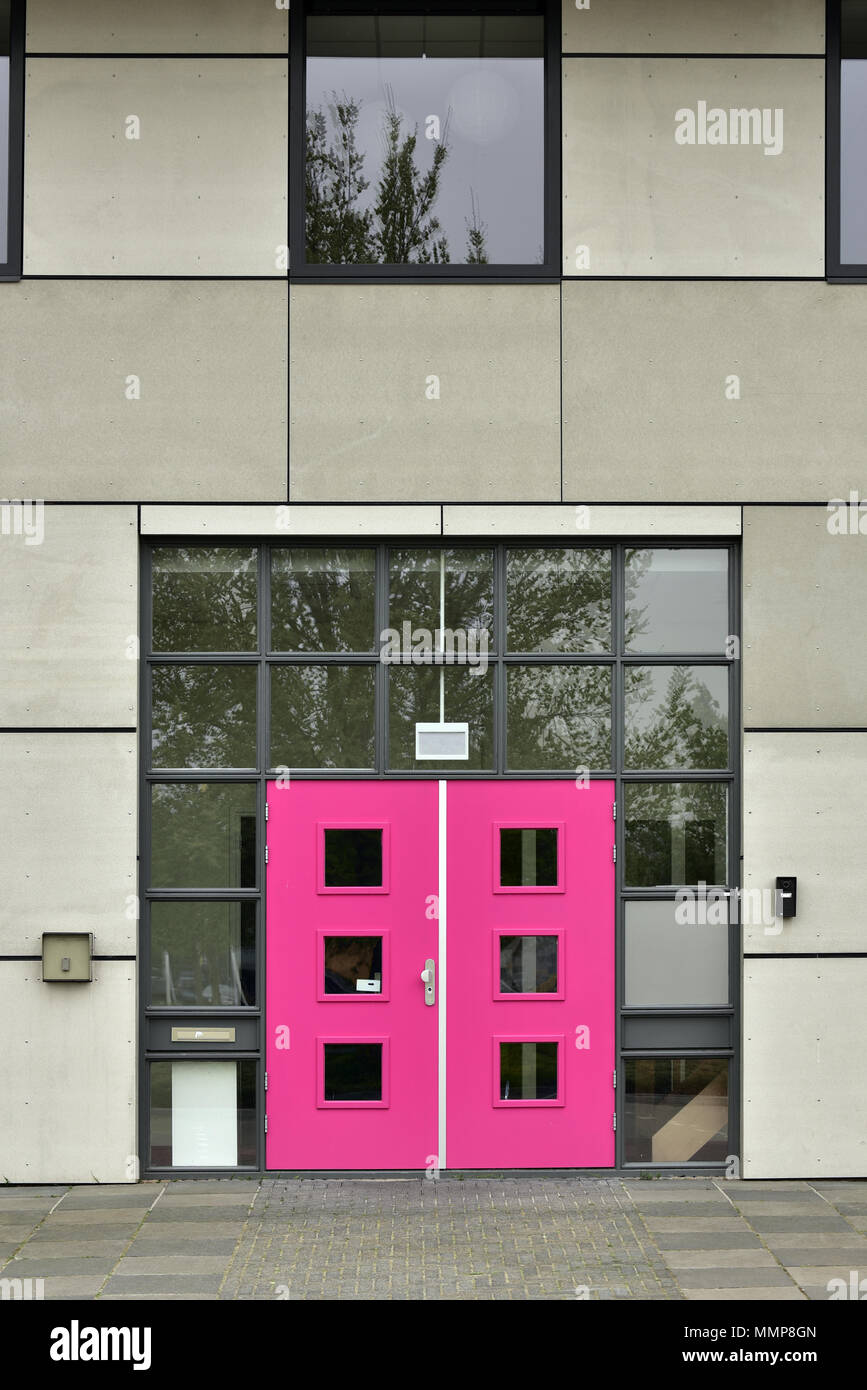Bright pink architecture hi-res stock photography and images - Alamy