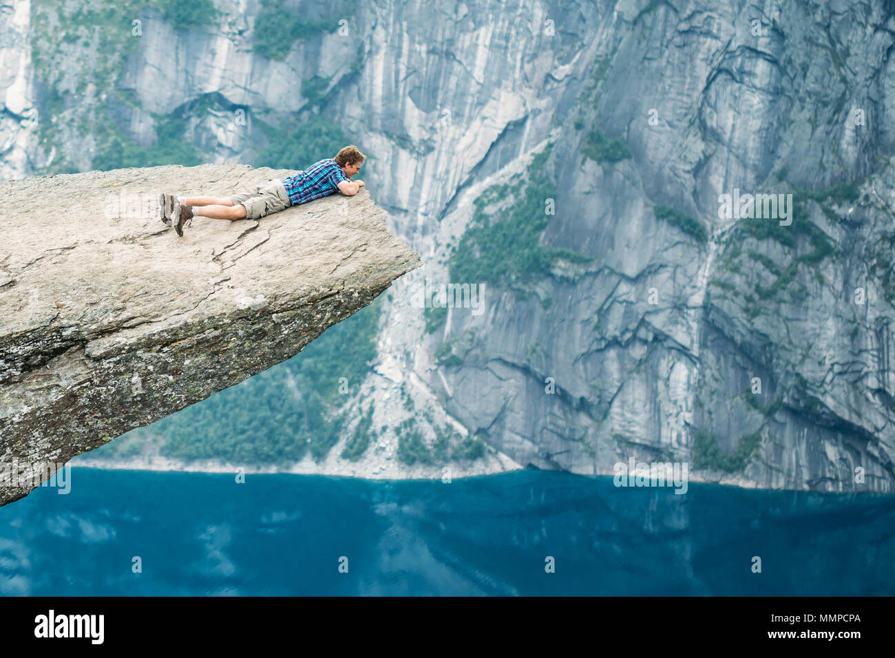 Looking down over cliff edge hi-res stock photography and images - Alamy