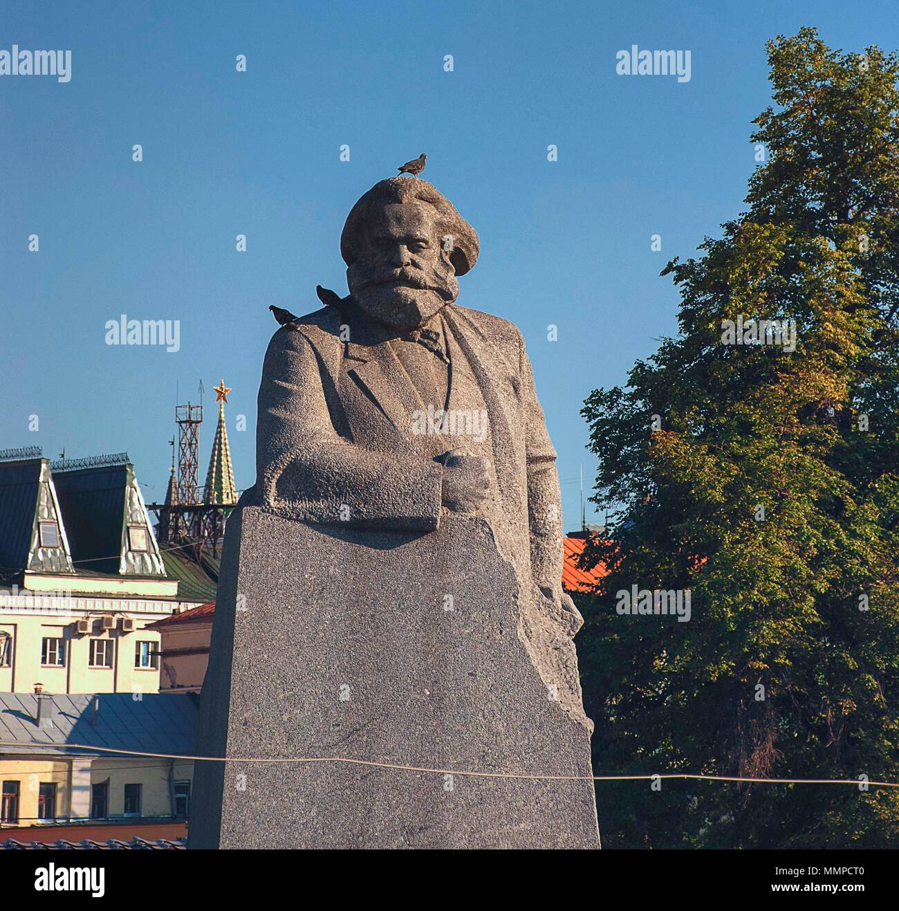 Karl marx statue moscow hi-res stock photography and images - Alamy