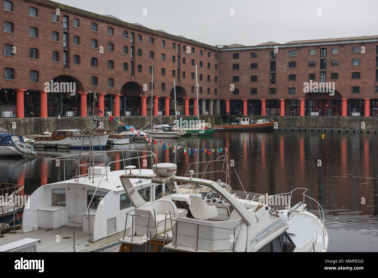 Boats at the Albert Dock, Liverpool Stock Photo - Alamy