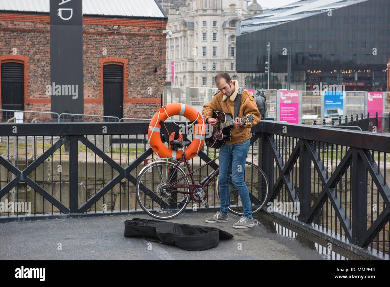 Busking liverpool hi-res stock photography and images - Alamy