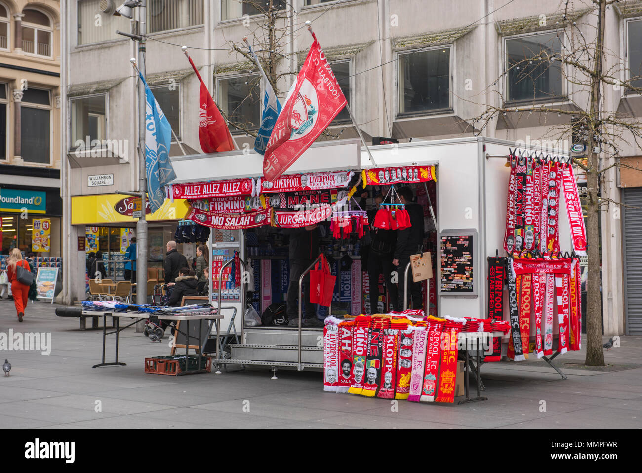 Stand on the square hi-res stock photography and images - Alamy
