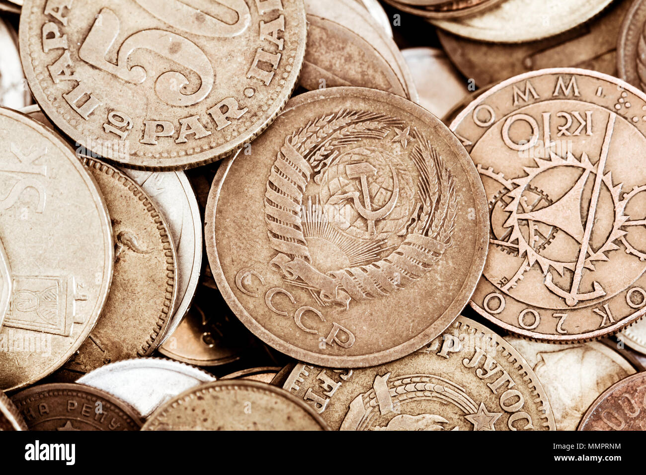 Pile of gold coins hi-res stock photography and images - Alamy