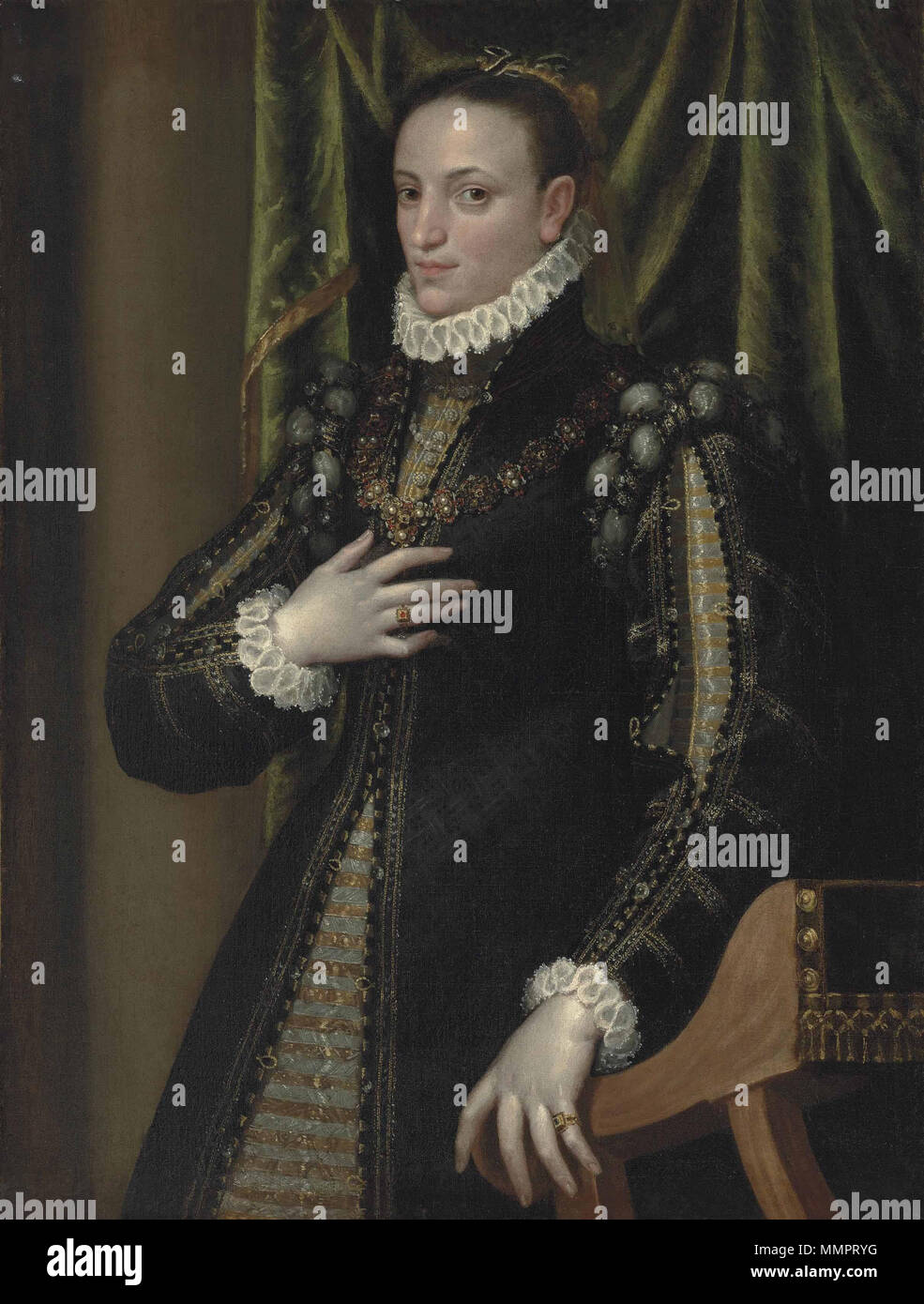 Silver and gold dress hi-res stock photography and images - Alamy