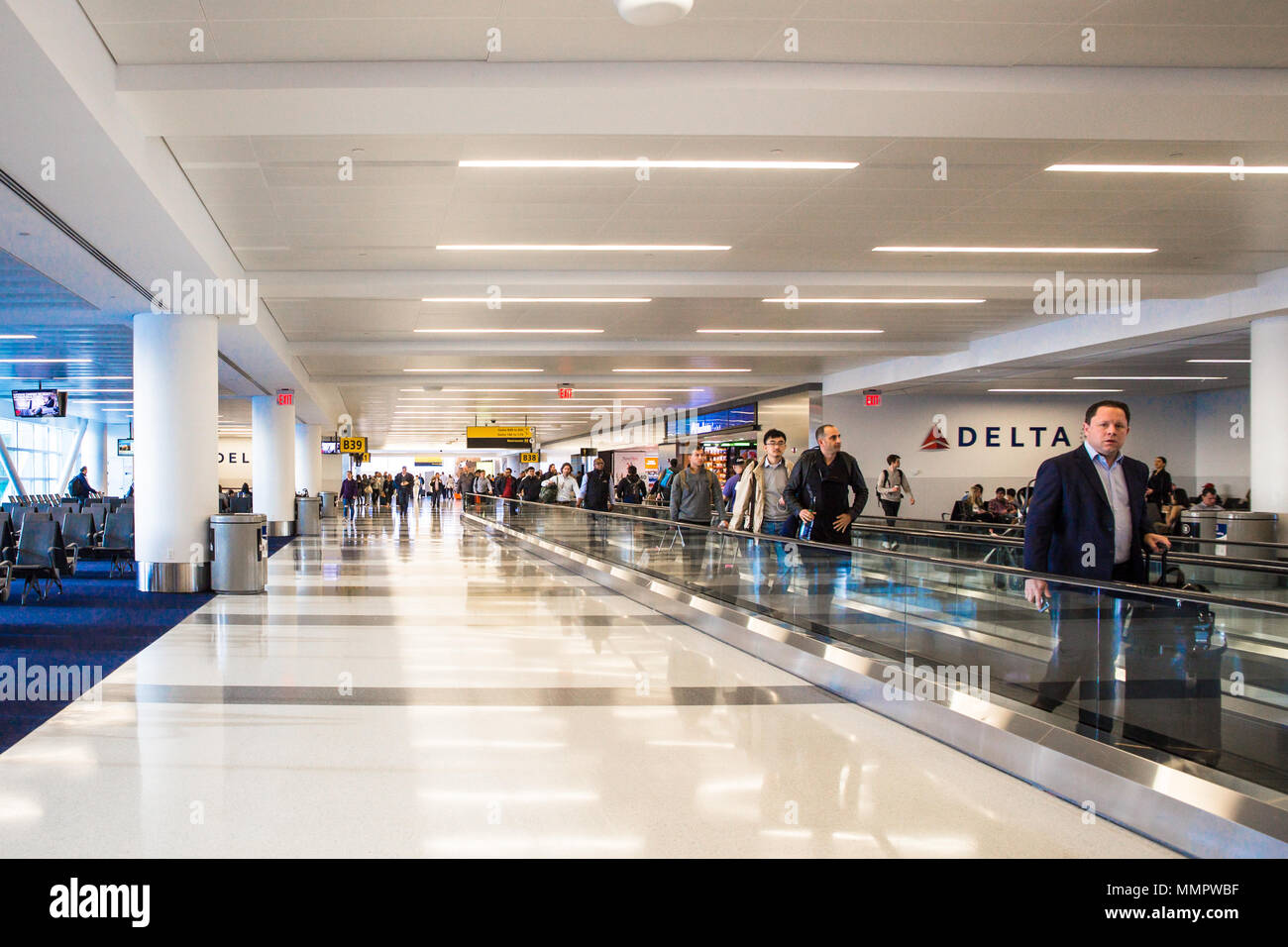 Jfk interior inside terminal gate hi-res stock photography and images ...
