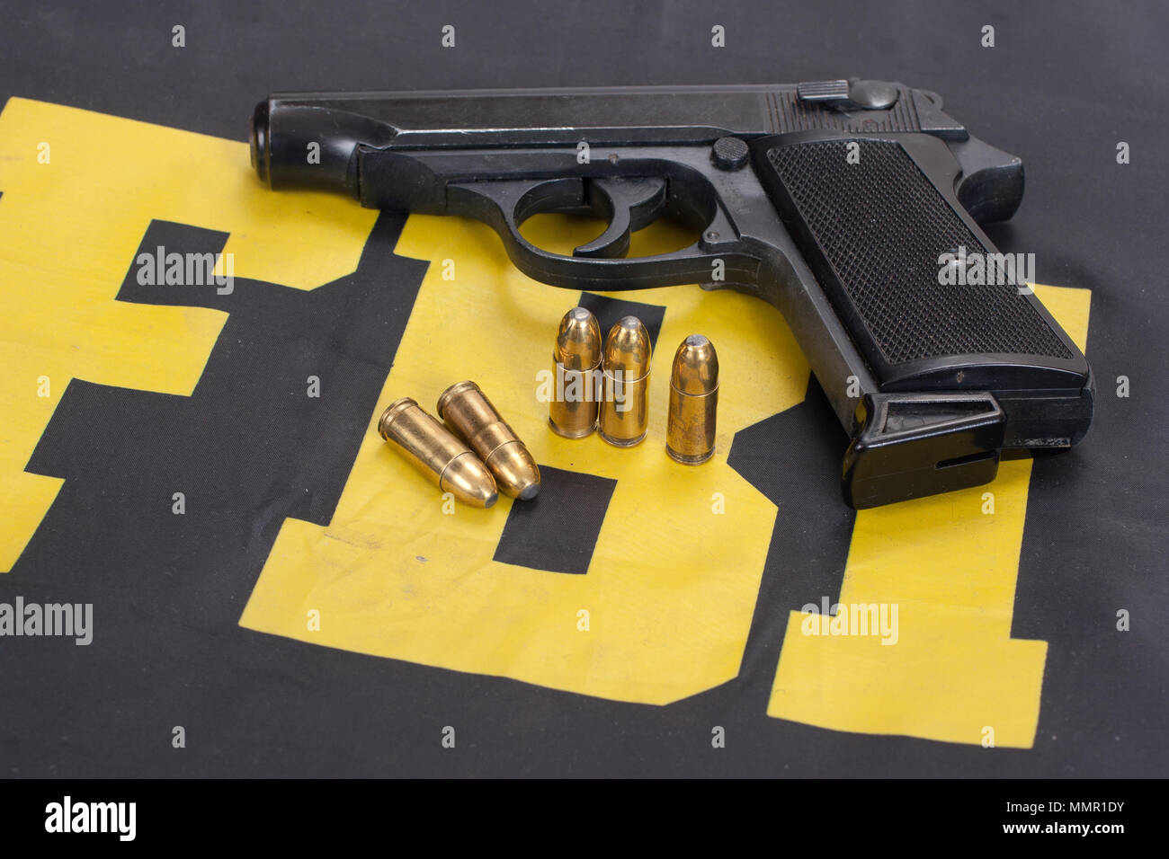 Fbi badge and gun hi-res stock photography and images - Alamy