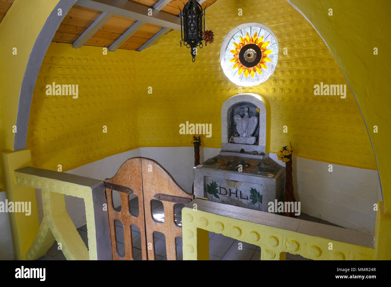 Burial crypt hi-res stock photography and images - Alamy