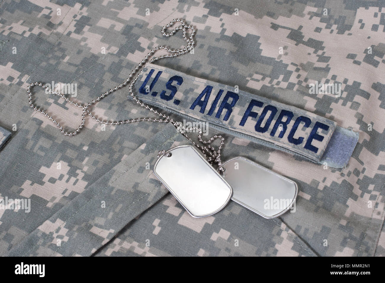 Green camouflaged uniform hi-res stock photography and images - Alamy