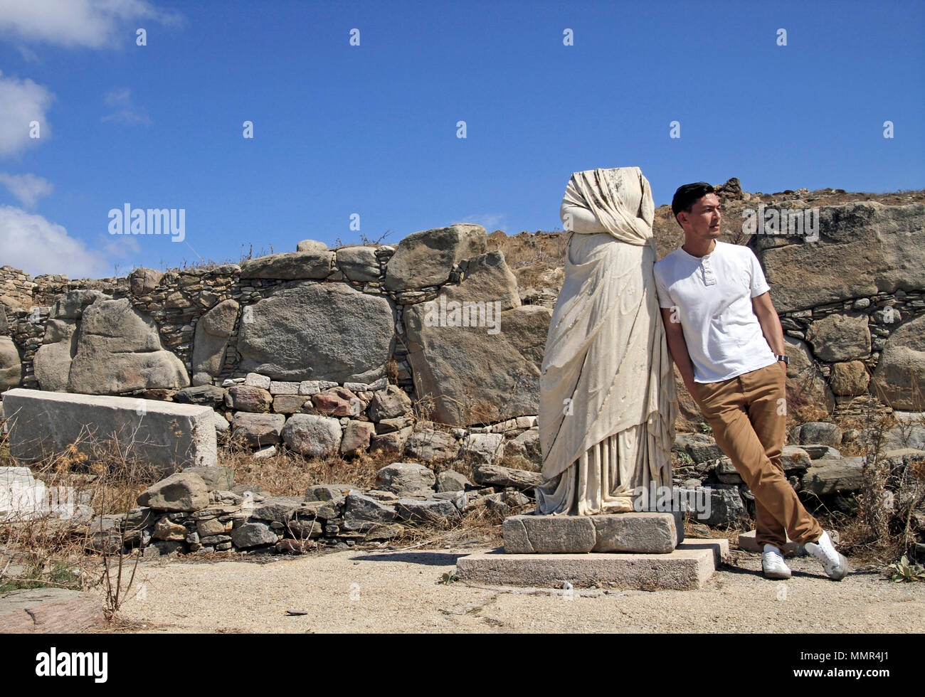Leaning standing stones hi-res stock photography and images - Alamy