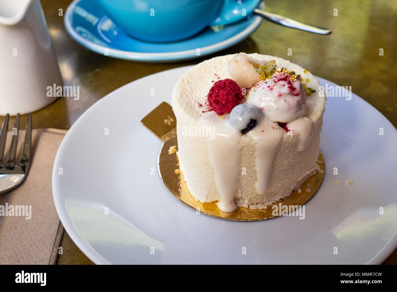 French small cake hi-res stock photography and images - Alamy