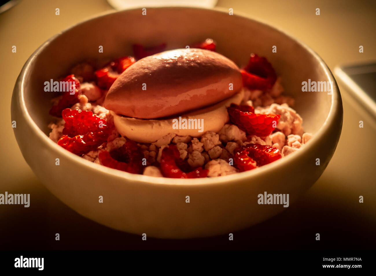 Raspberry foam hi-res stock photography and images - Alamy