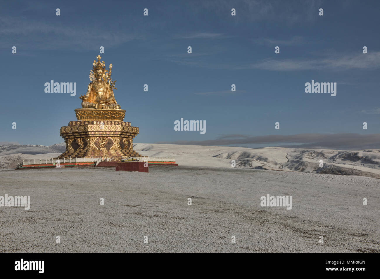 Guru rimpoche statue hi-res stock photography and images - Alamy