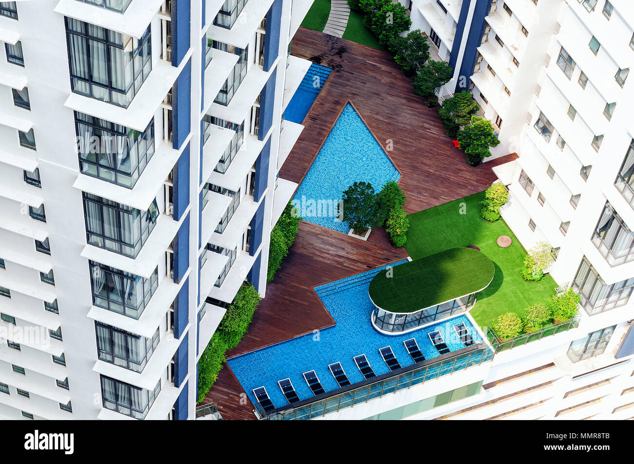 Swimming pool lounge hi-res stock photography and images - Alamy