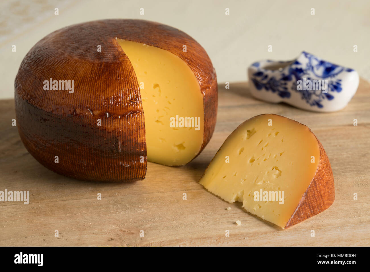 Piece of traditional old mature Dutch Gouda cheese Stock Photo - Alamy