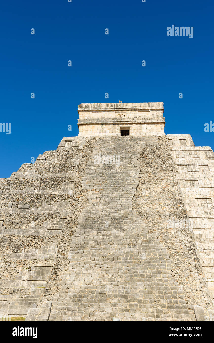 Chichen Itza - El Castillo Pyramid - Ancient Maya Temple Ruins in ...