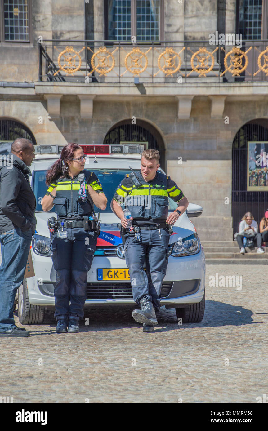 Policeman policemen uniform hi-res stock photography and images - Alamy