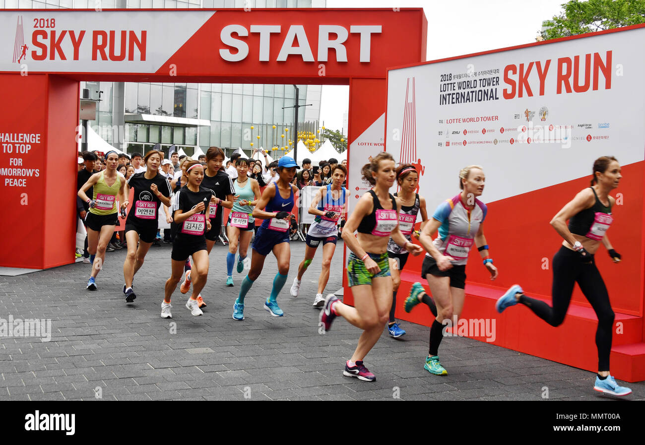 13th May, 2018. Int'l Skyrun at Lotte World Tower Participants start ...