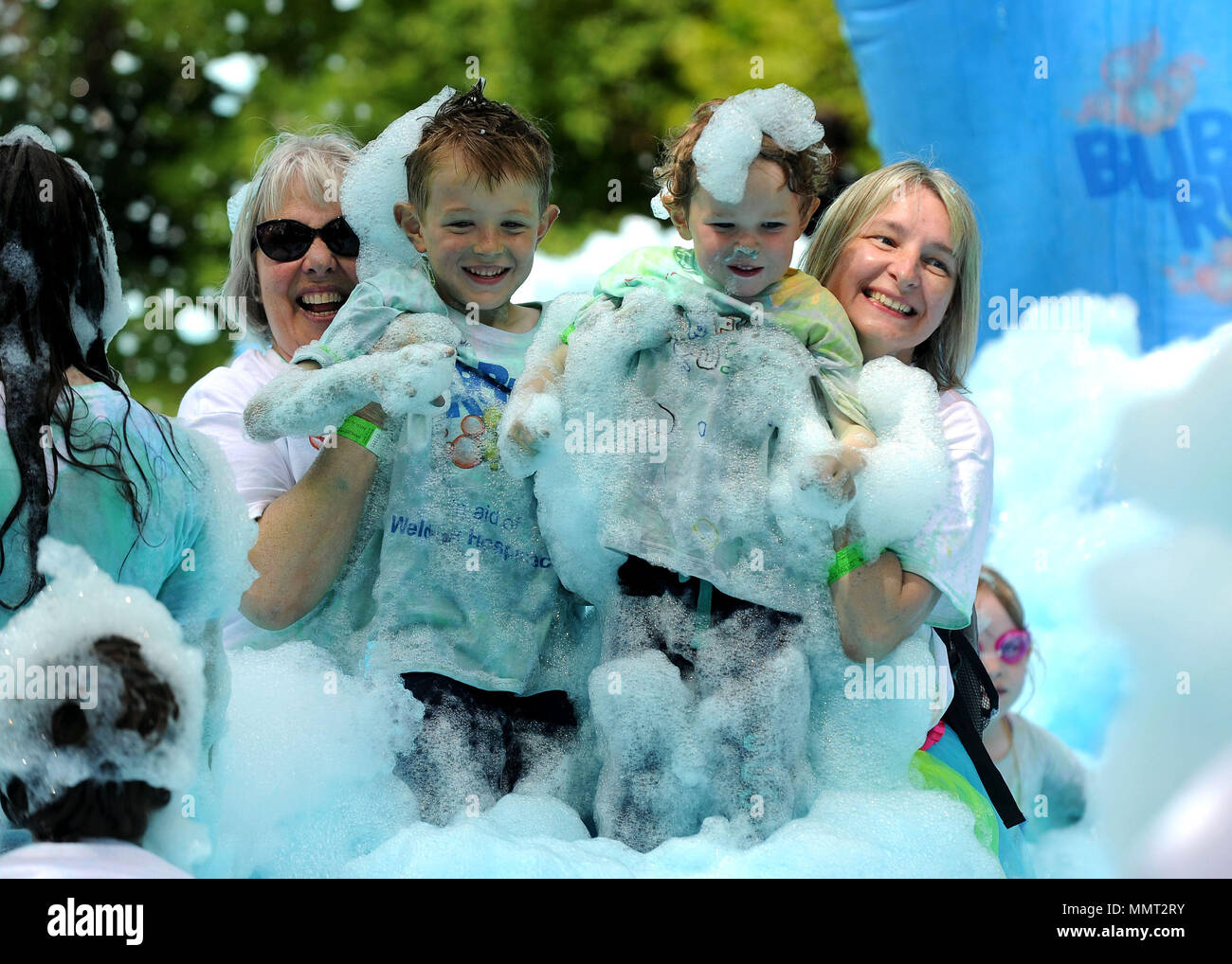 Bubble Run, Runners enjoy the bubbles whilst raising money for charity ...