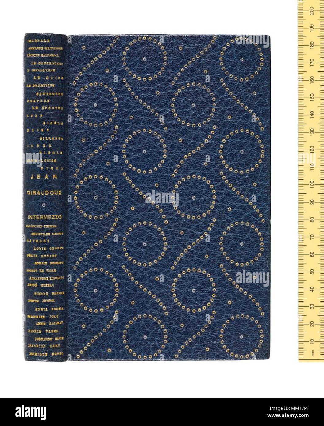 Short curved lines hi-res stock photography and images - Alamy