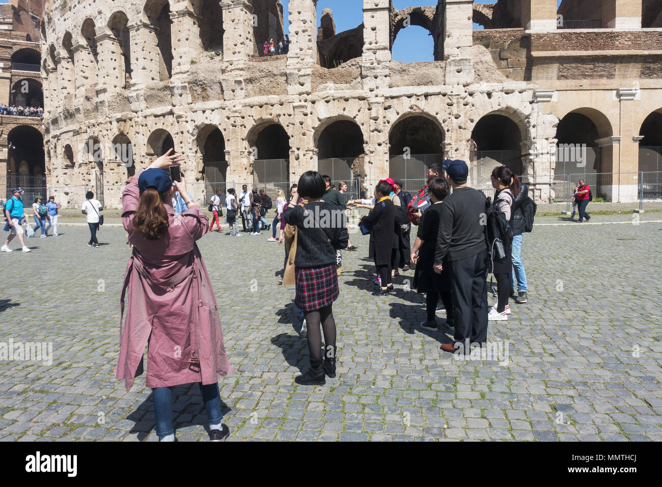 Rome Tourists Colosseum Stock Photo - Alamy