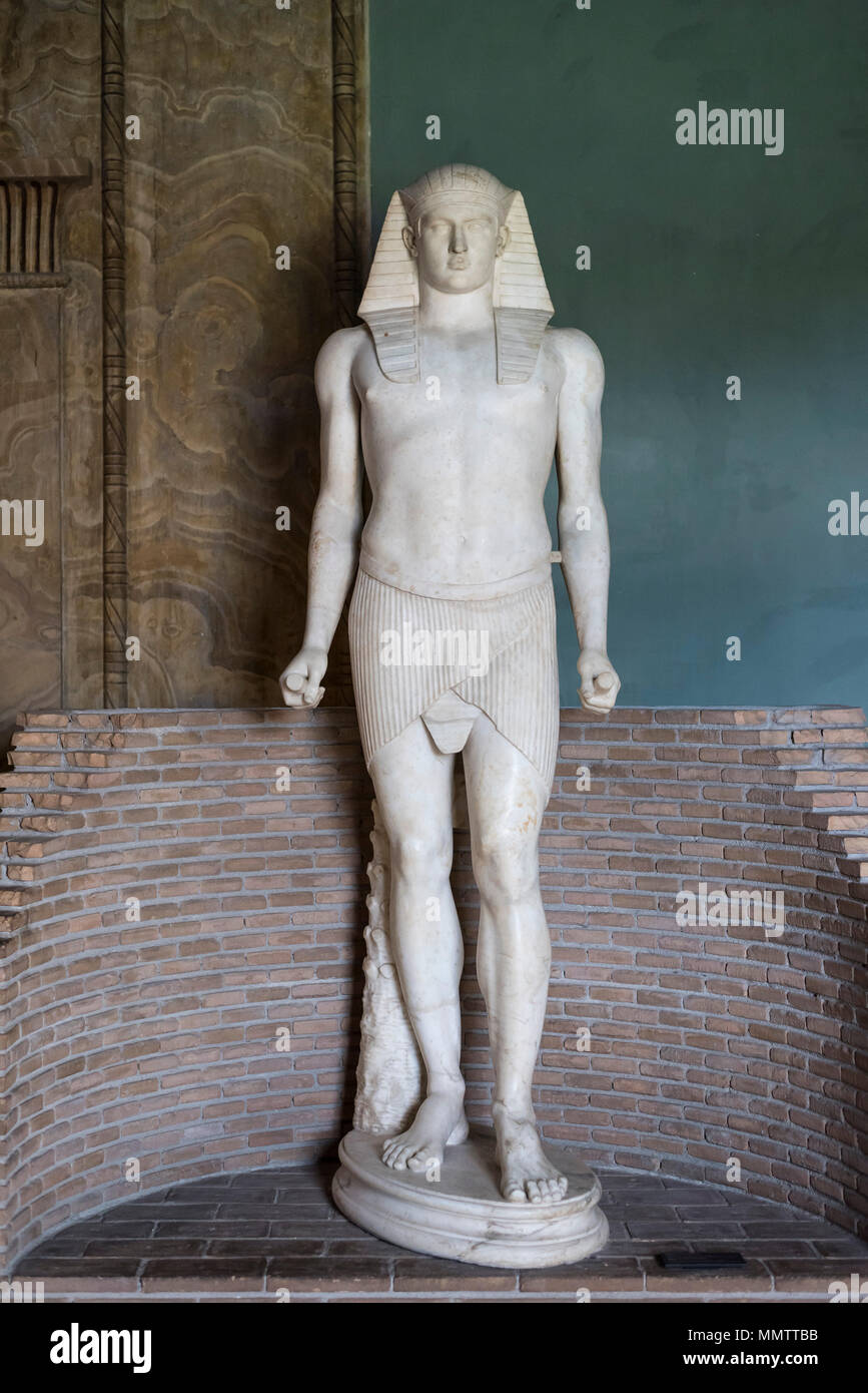 Egyptian god osiris hi-res stock photography and images - Alamy