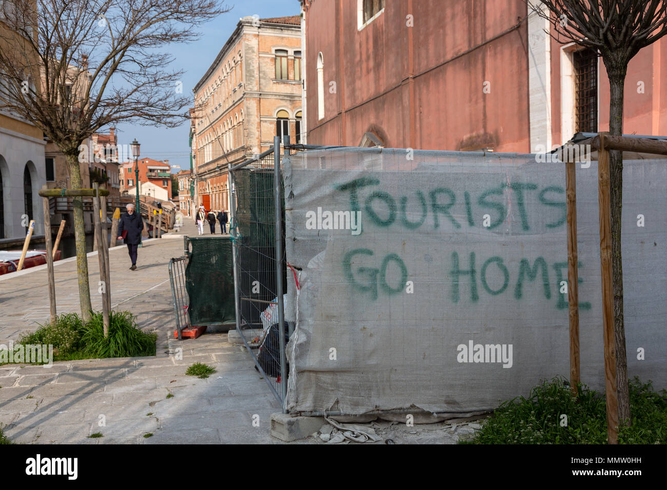 Venice tourists hi-res stock photography and images - Alamy