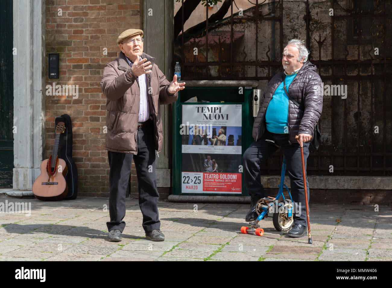 Busker singing hi-res stock photography and images - Alamy