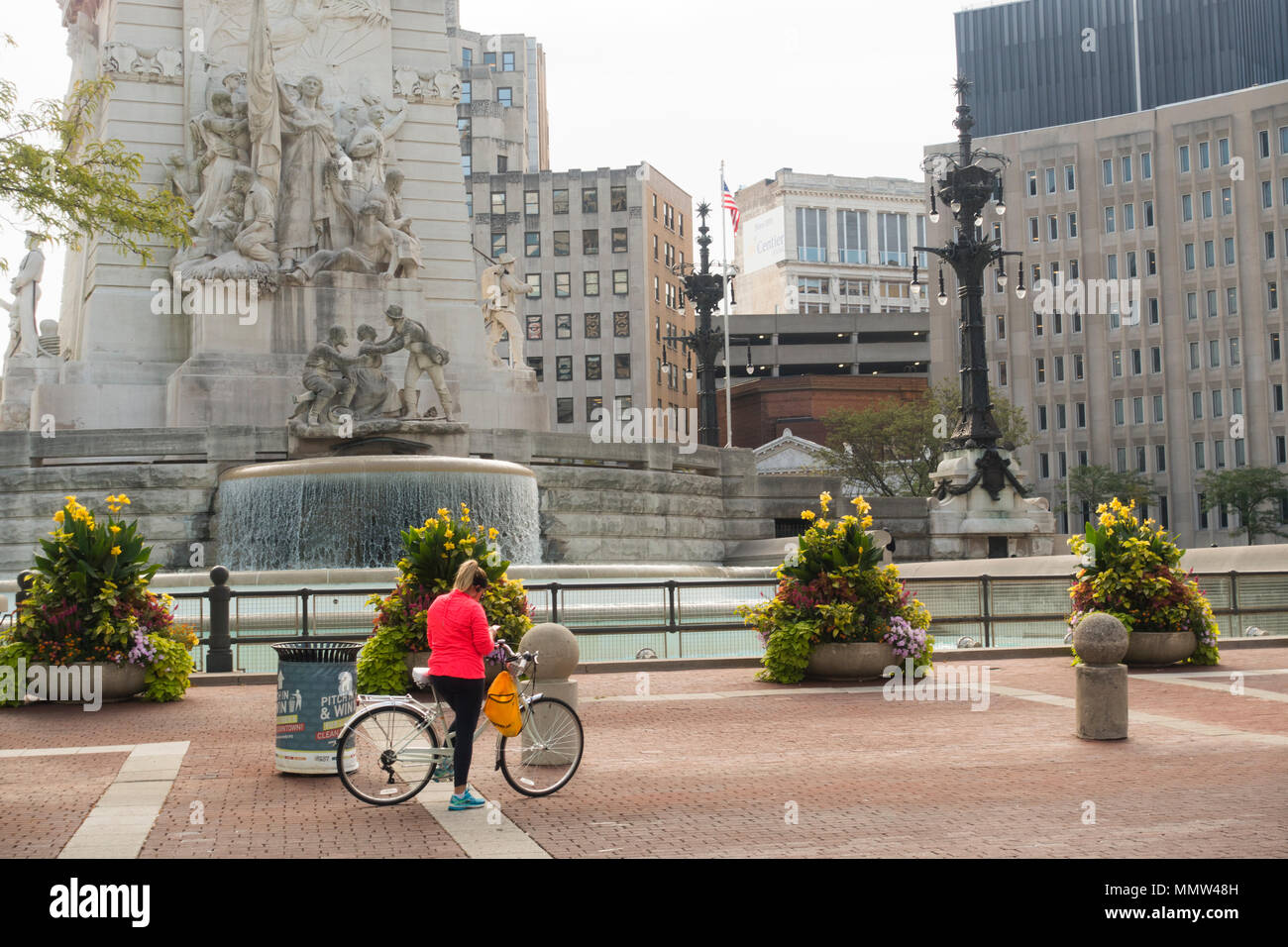 Indiana state soldiers and sailors monument in Indianapolis Stock Photo ...