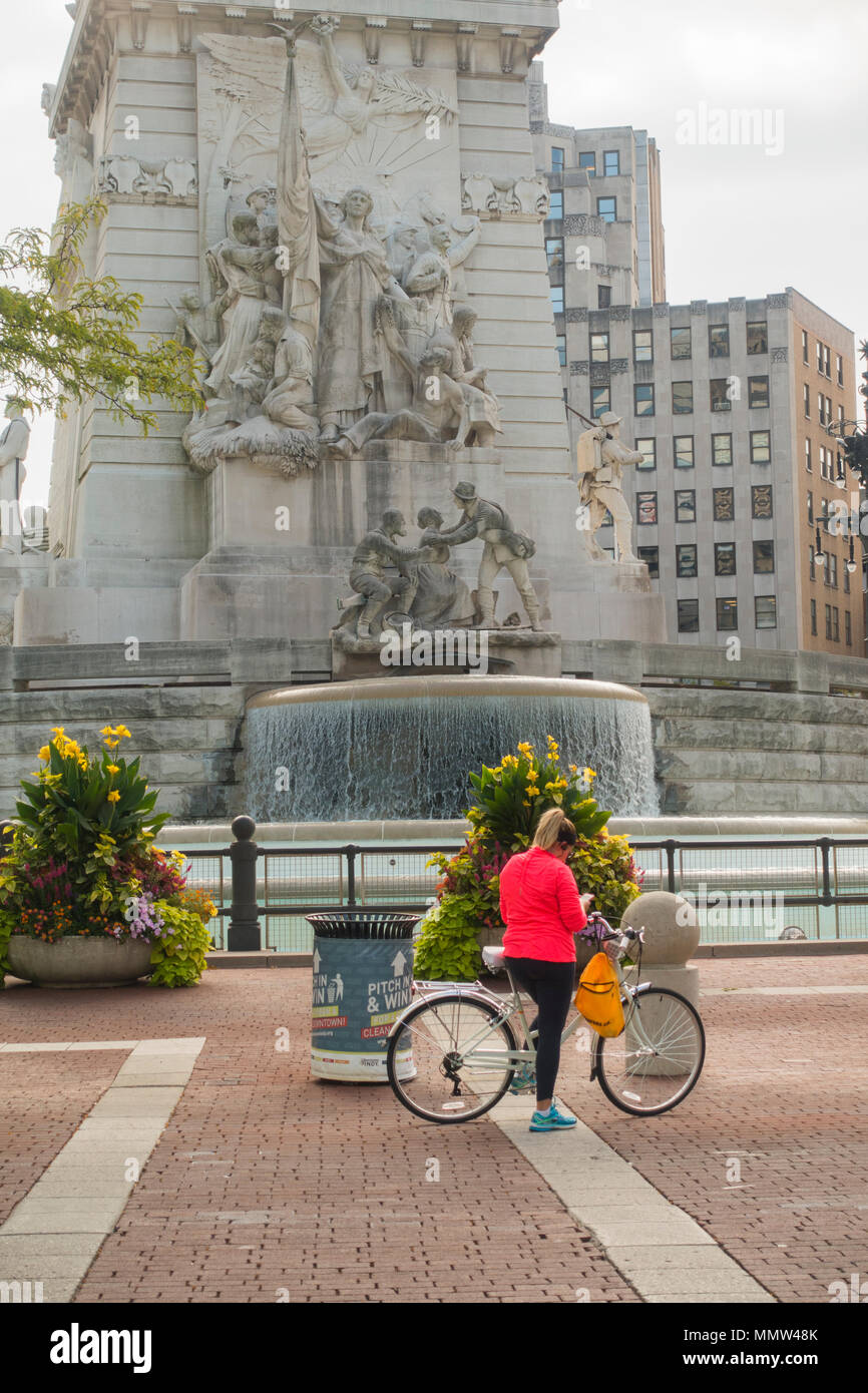 Indiana state soldiers and sailors monument in Indianapolis Stock Photo ...