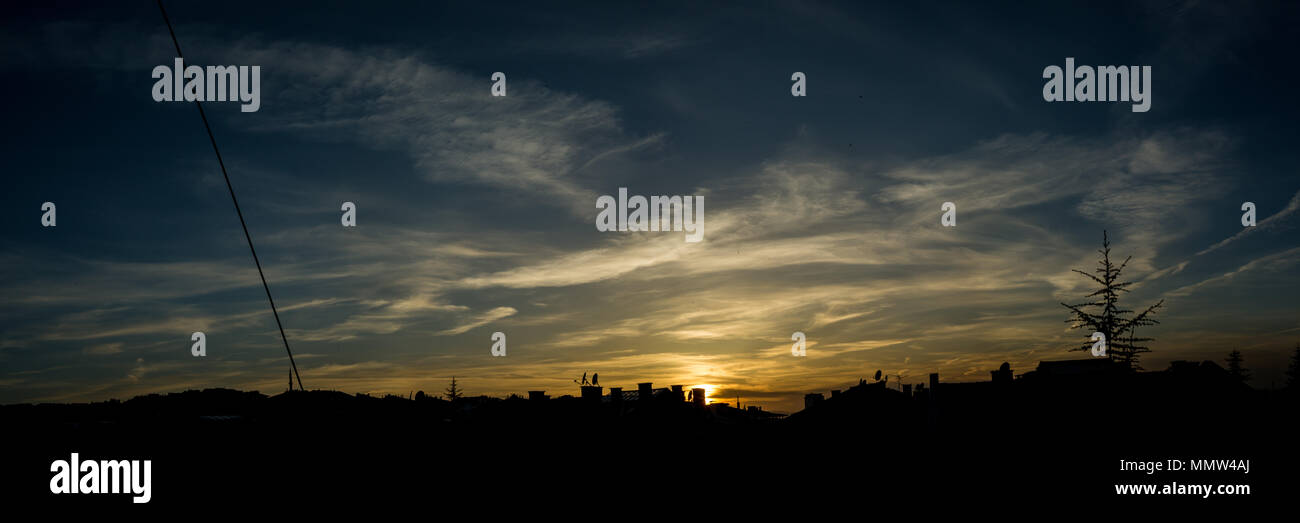 City skyline sunet hi-res stock photography and images - Alamy