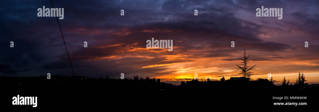 City skyline sunet hi-res stock photography and images - Alamy
