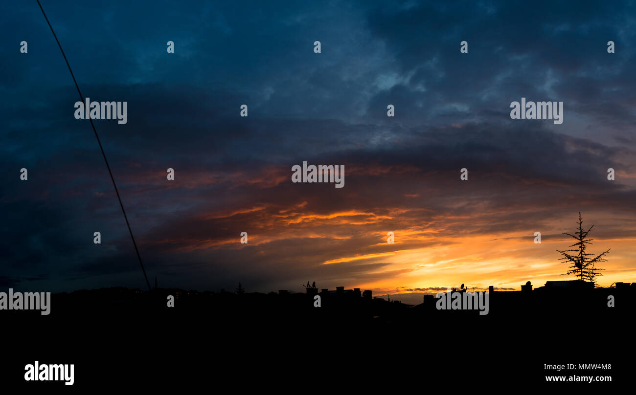 Golden sunet hi-res stock photography and images - Alamy