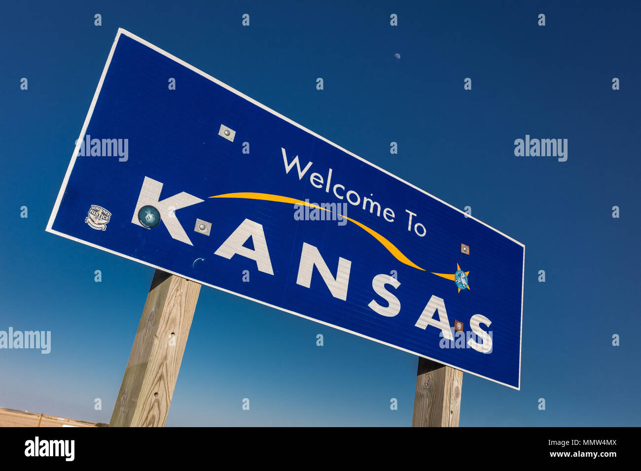 Welcome To Kansas Sign Stock Photos & Welcome To Kansas Sign Stock ...