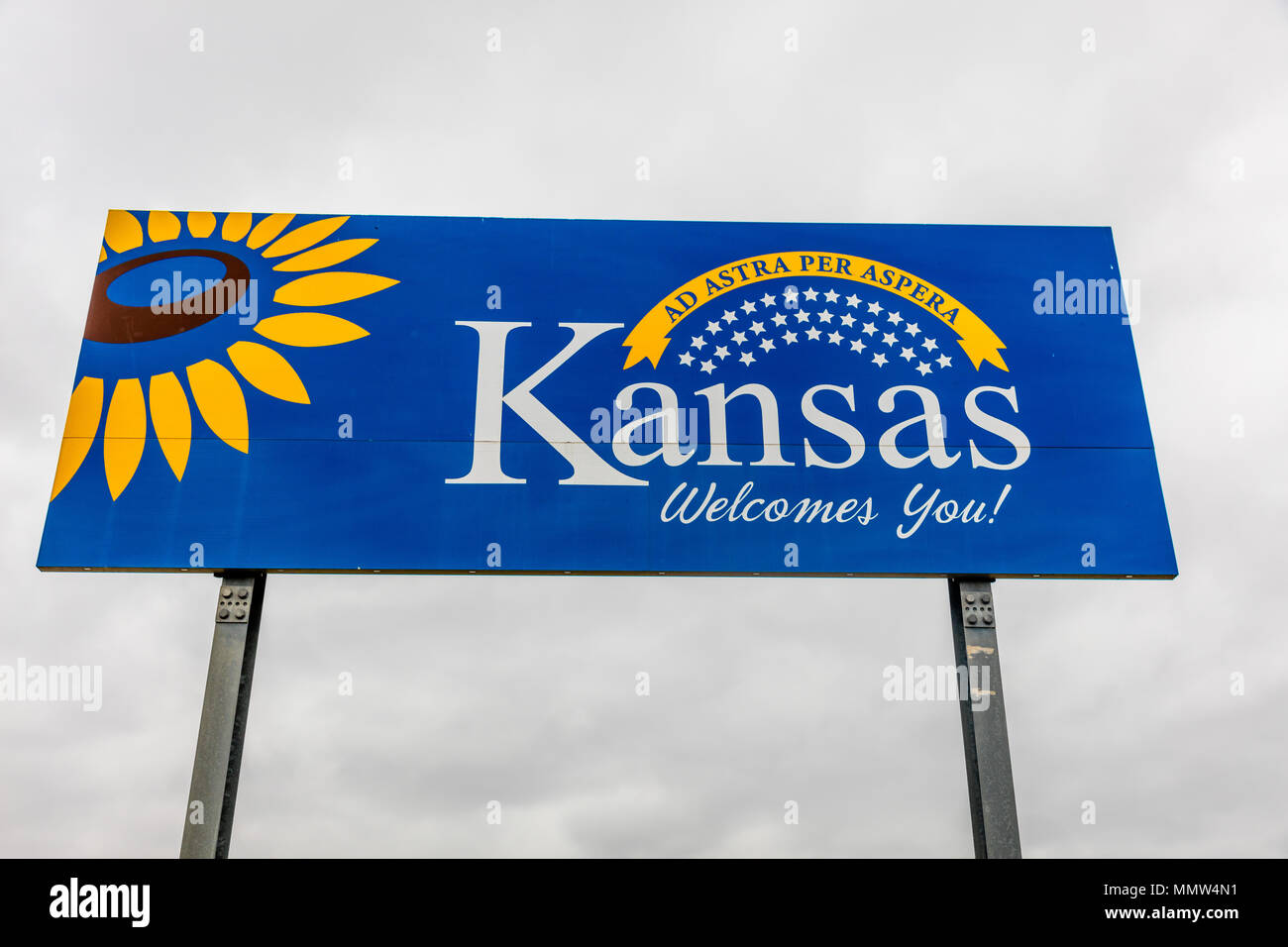 Welcome To Kansas Sign Stock Photos & Welcome To Kansas Sign Stock ...