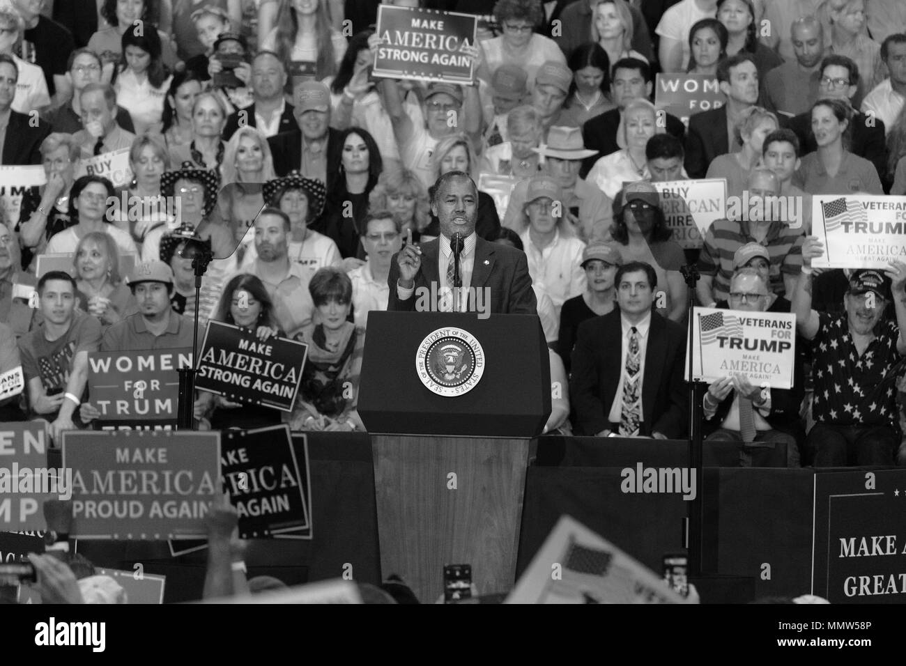 Ben carson trump hi-res stock photography and images - Alamy